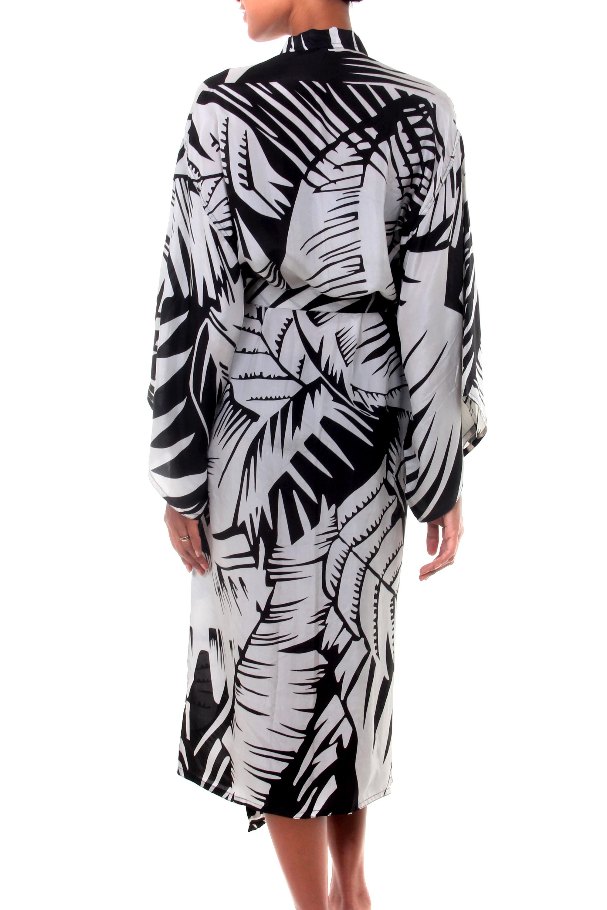 UNICEF Market | Artisan Crafted Women's Black and White Silk Robe ...