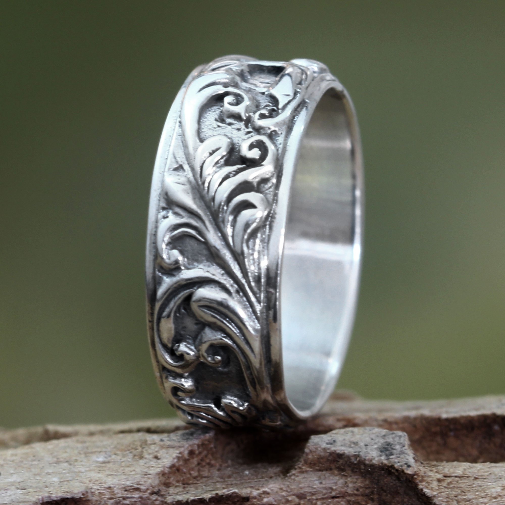 UNICEF Market | Foliage Engraved Sterling Silver Ring - Life in Relief