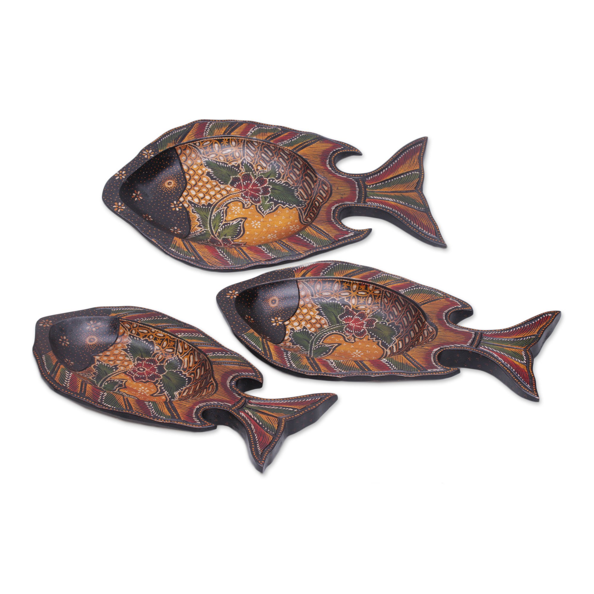 Javanese Pule Wood Batik Decorative Fish Platters (Set of 3) - Batik ...