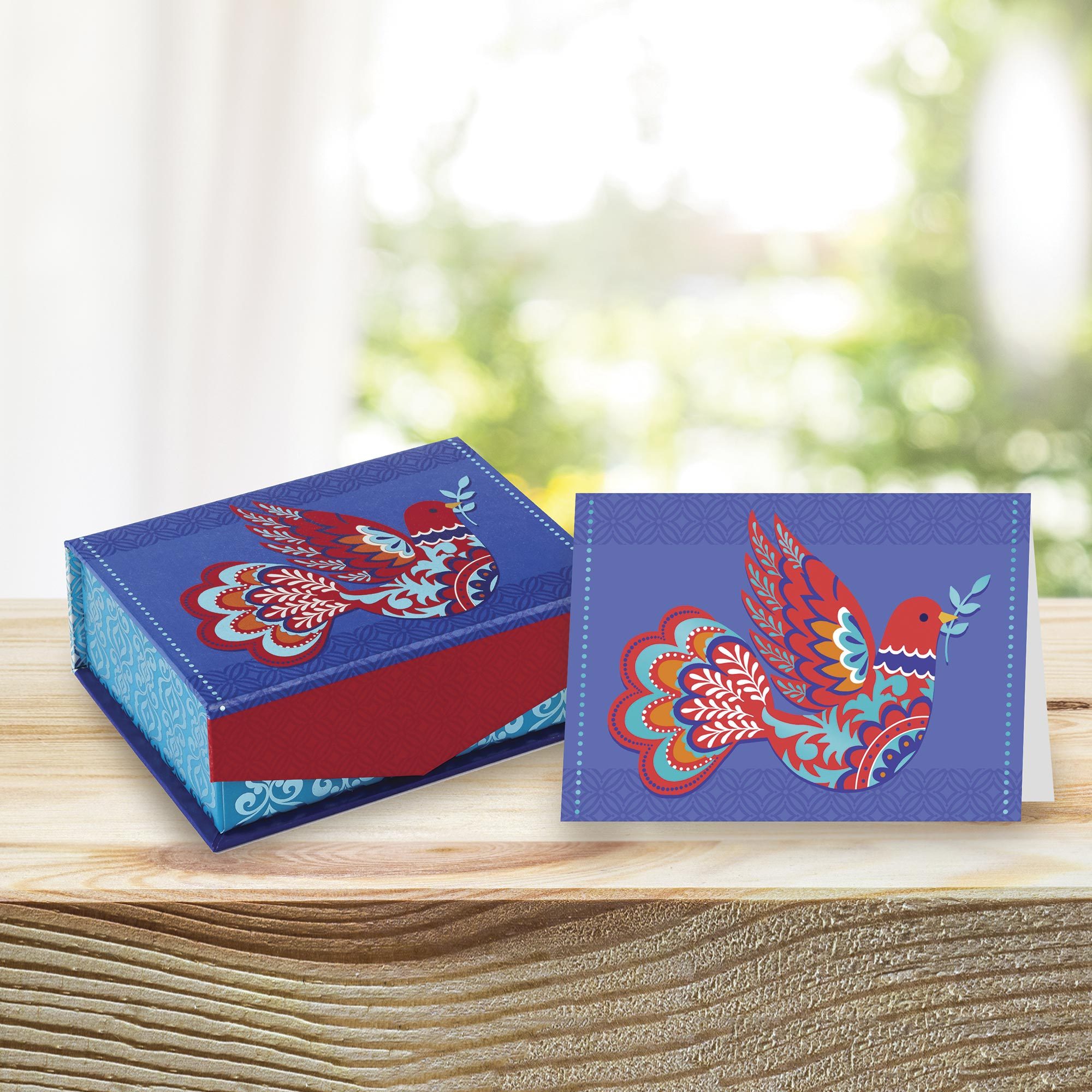 UNICEF Market | UNICEF Keepsake Box with 18 Everyday Notecards - Peace ...