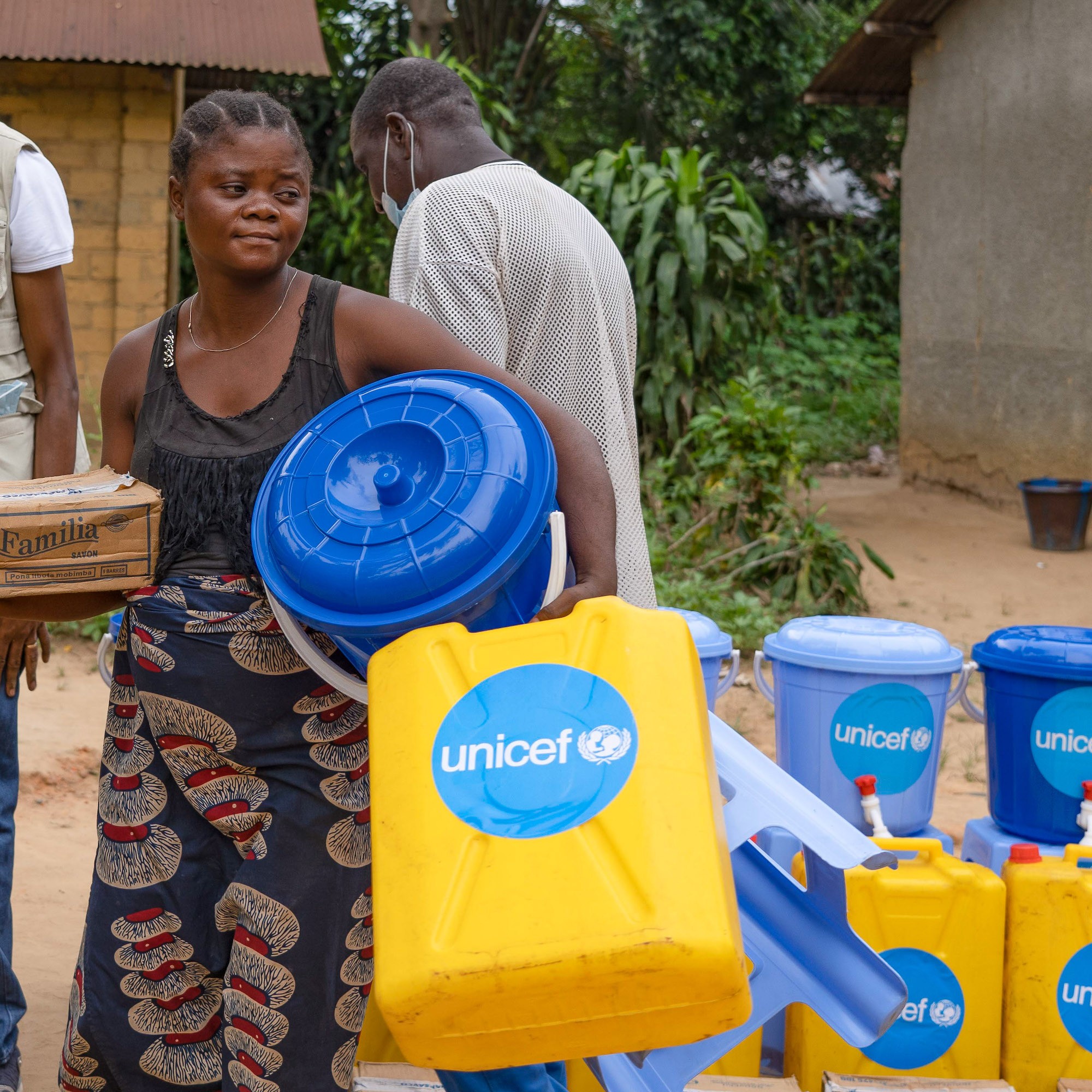 UNICEF Market | Emergency family hygiene and dignity kit - Inspired Gift