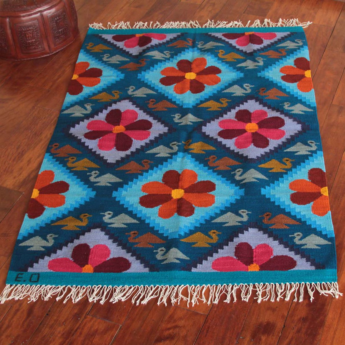 Handwoven Vibrant Floral Wool Accent Area Rug (4x5.5) - Flower of Peace ...